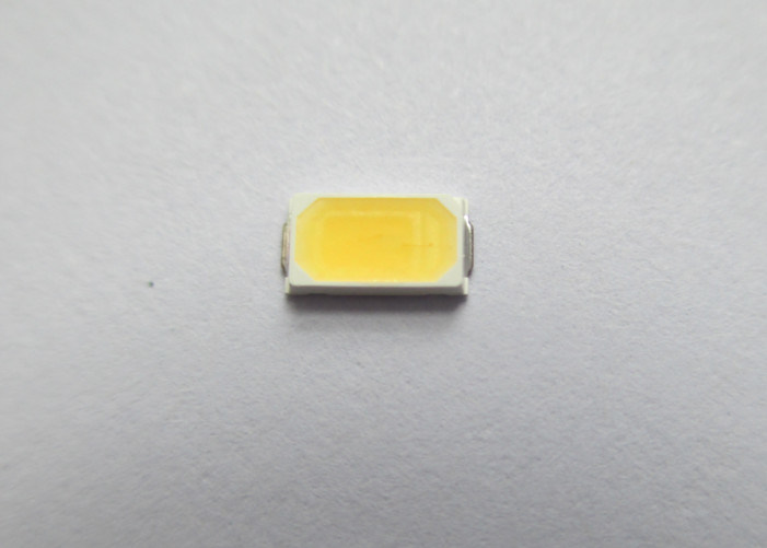 120 Deg 0.1 Watt Side View Warm White SMD LED 3528 Package 2000mcd